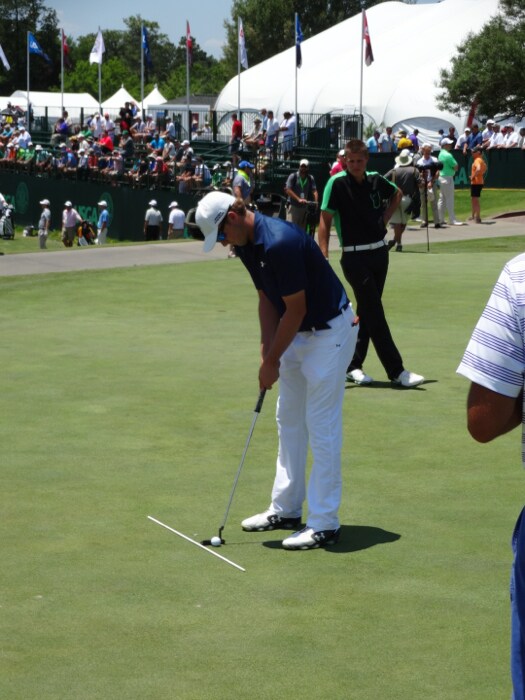 Struggling with easy 3-4 foot putts? Try this out... It made a HUGE ...